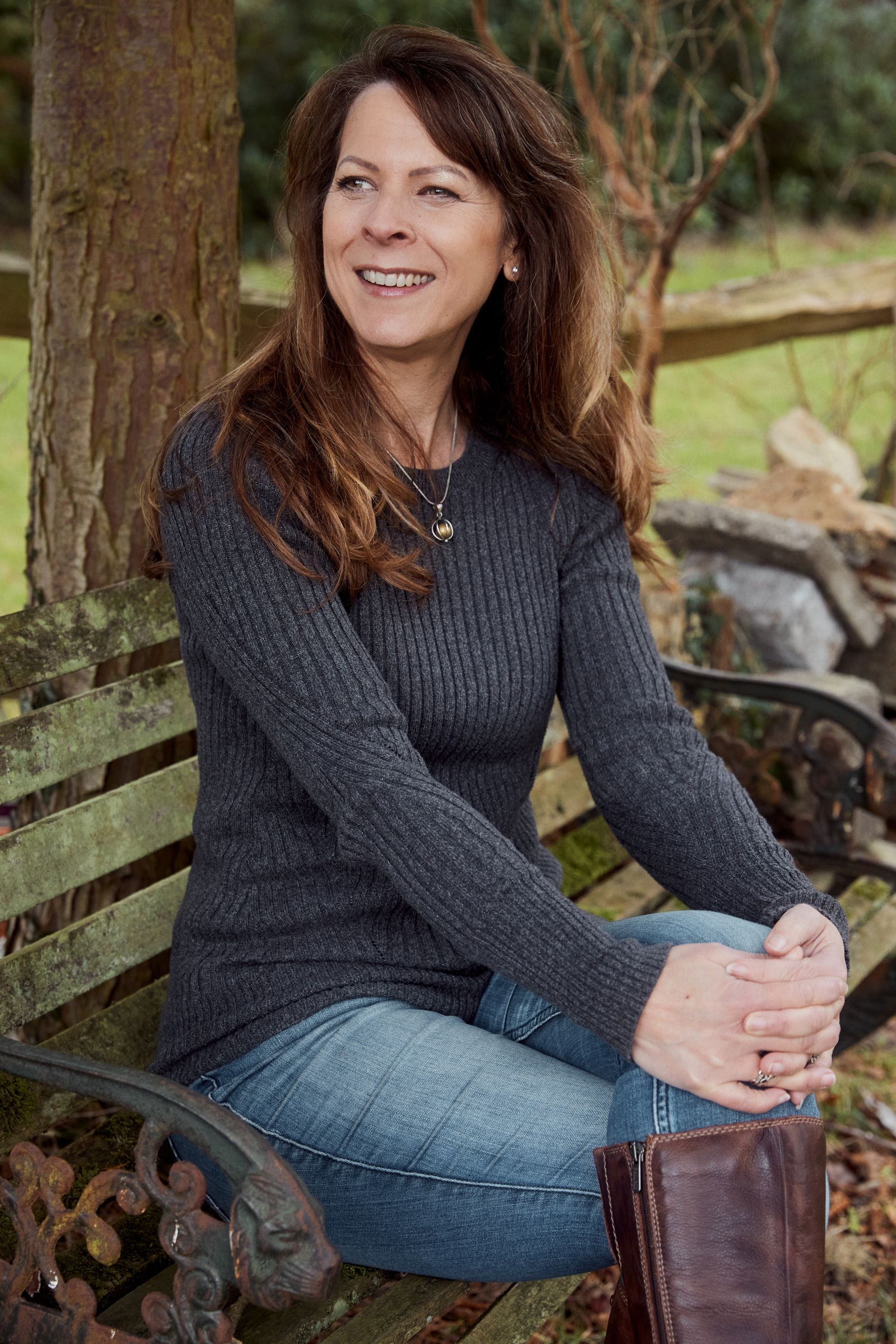 Author interview with Lucy Lyons | Dragon Soul Press